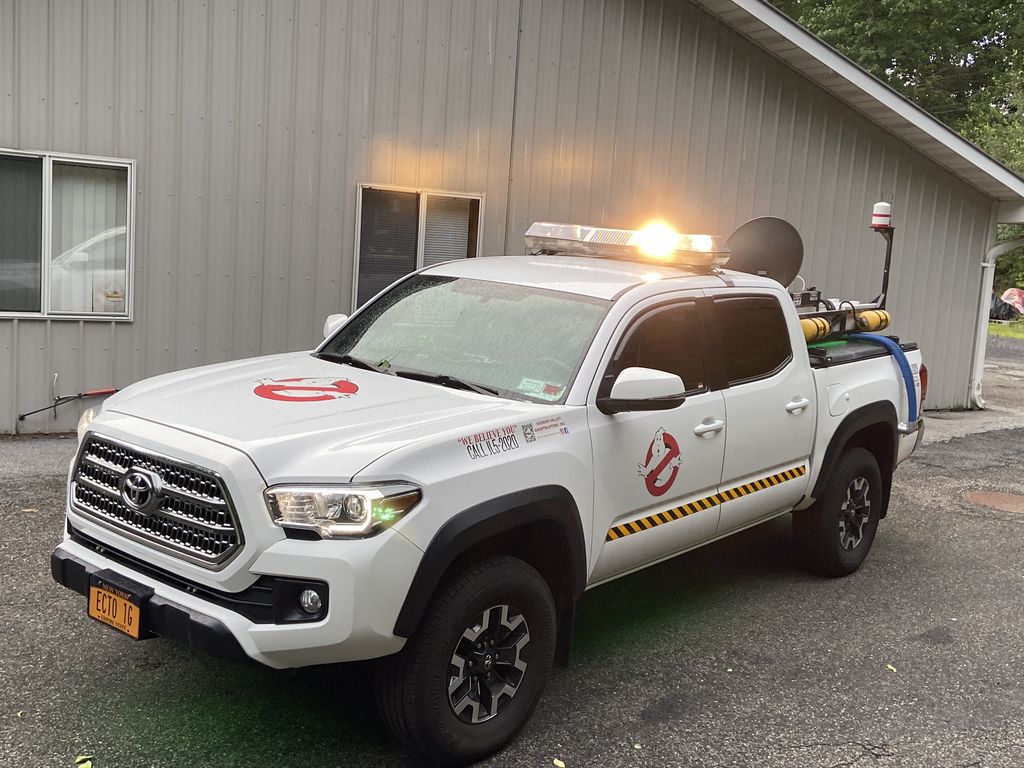 Hudson Valley Ghostbusters - Ecto-1G