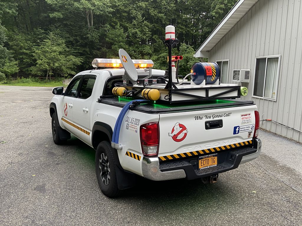 Hudson Valley Ghostbusters - Ecto-1G